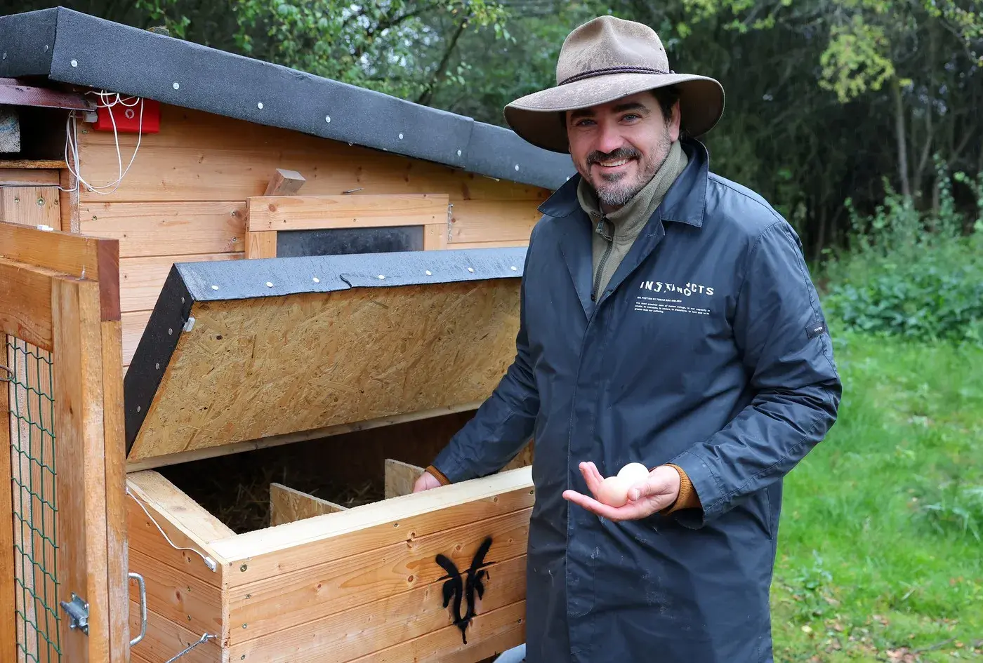 Vojta Kotek farmářem: Zatím má divadlo, mysliveckou kamizolu, hasičskou ...